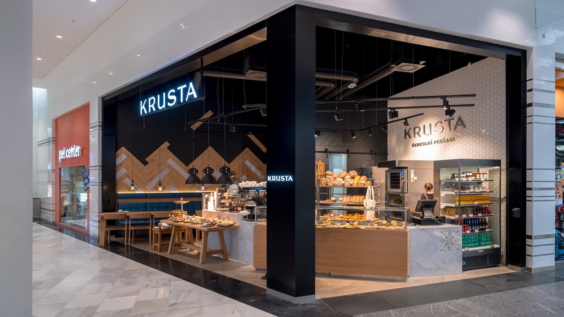Krusta, OC Westfield, Praha - Chodov - FESCHU lighting & design
